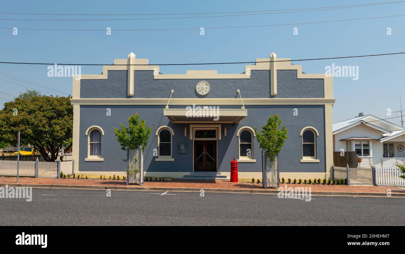 First built in 1884 as the original Tenterfield Council Chambers and in ...