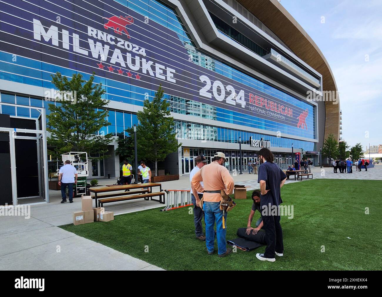 Fiserv convention 2024 hi-res stock photography and images - Alamy