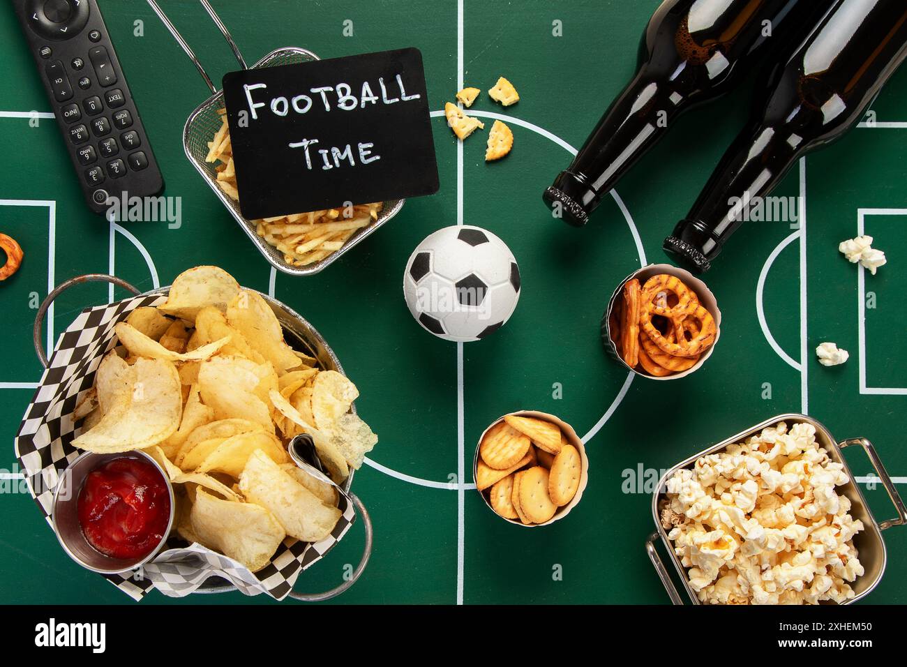American football food party hi-res stock photography and images - Alamy