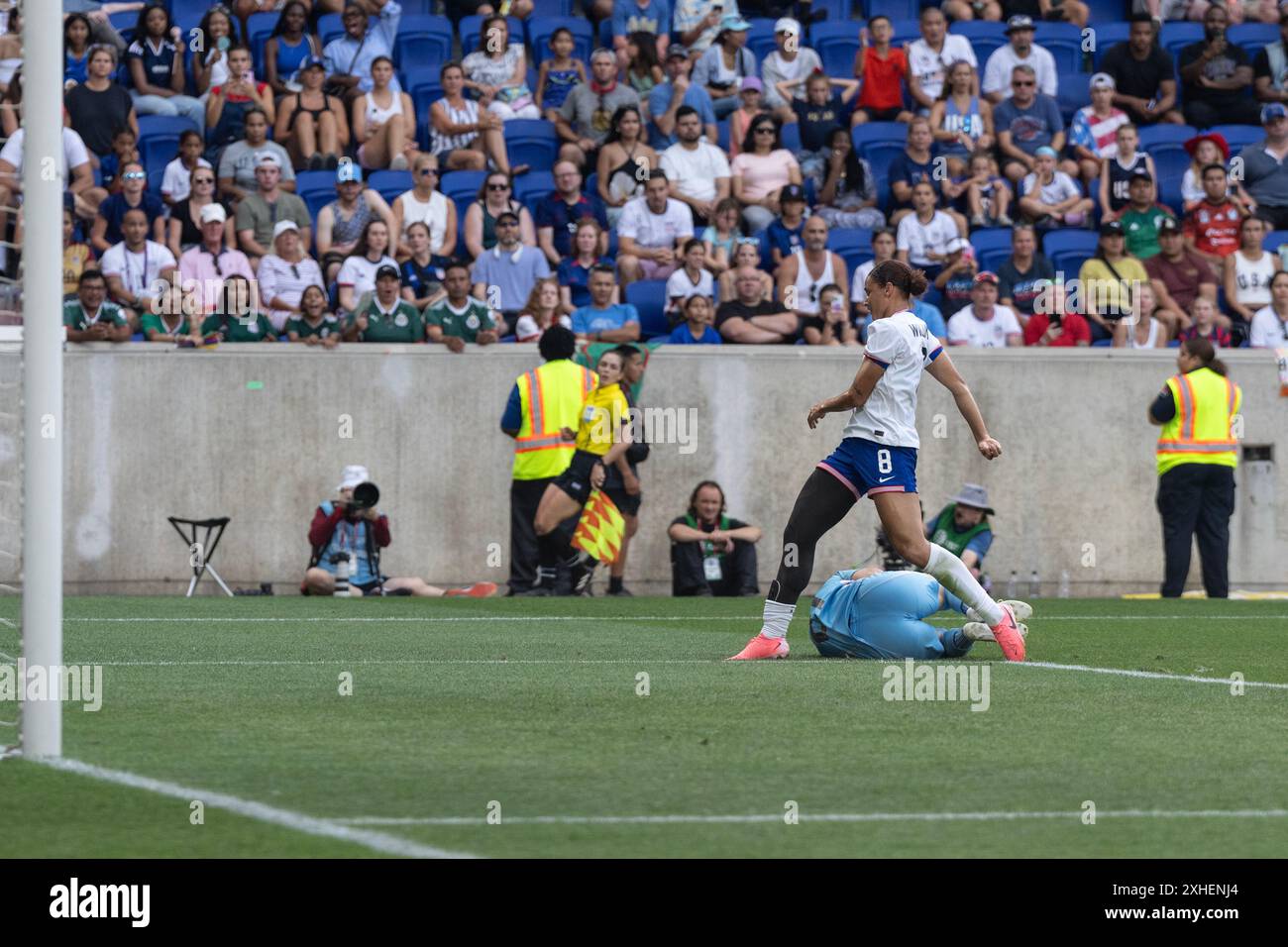 Goalkeeper Esthefanny Barreras (21) of Mexico saves from Lynn Williams ...