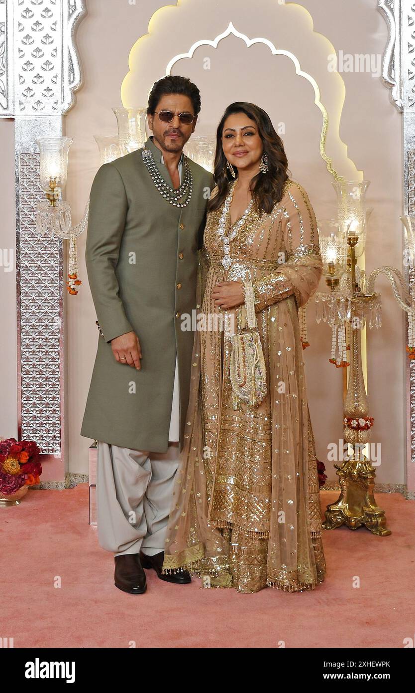 Mumbai, India. 12th July, 2024. Bollywood actor Shahrukh Khan pose for ...