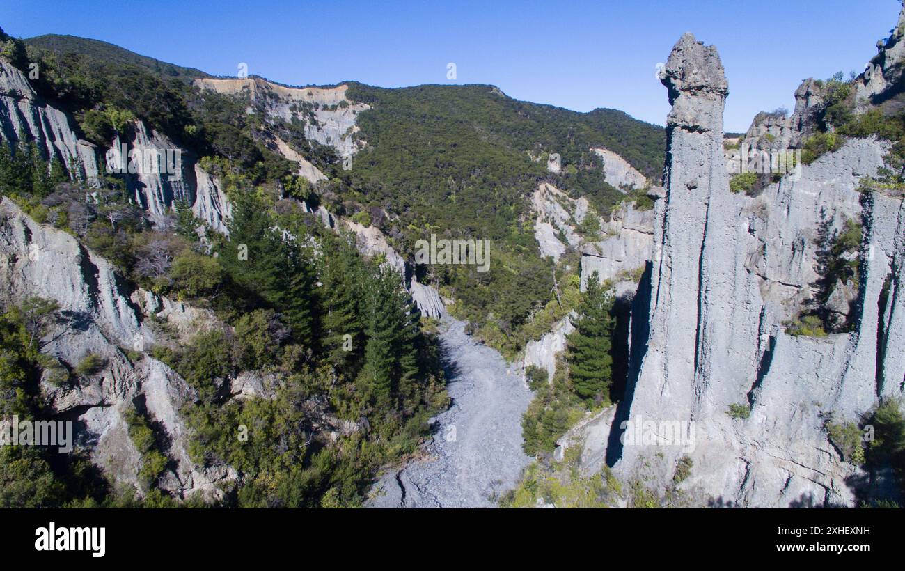 Rock formations of Putangirua Pinnacles in the Wairarapa, New Zealand ...