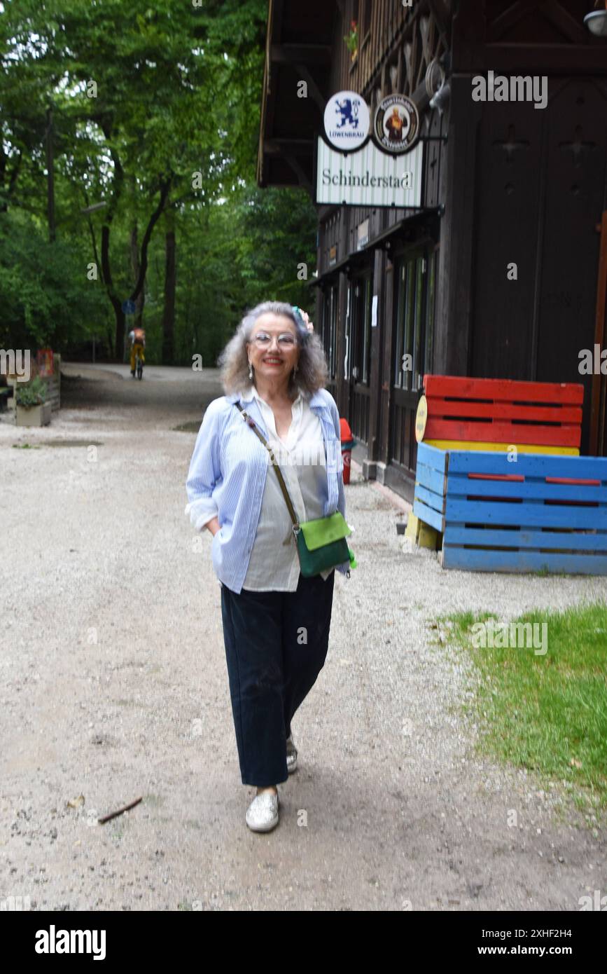 Veronika von Quast Schauspielerin Muenchen 13.07.2024 Schinderstadl am ...