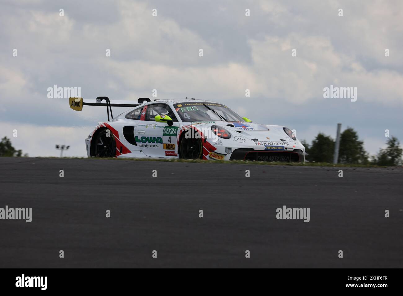 Alexander Fach (CHE) / Alexander Schwarzer (CHE), #4, Porsche 911 GT3-R ...