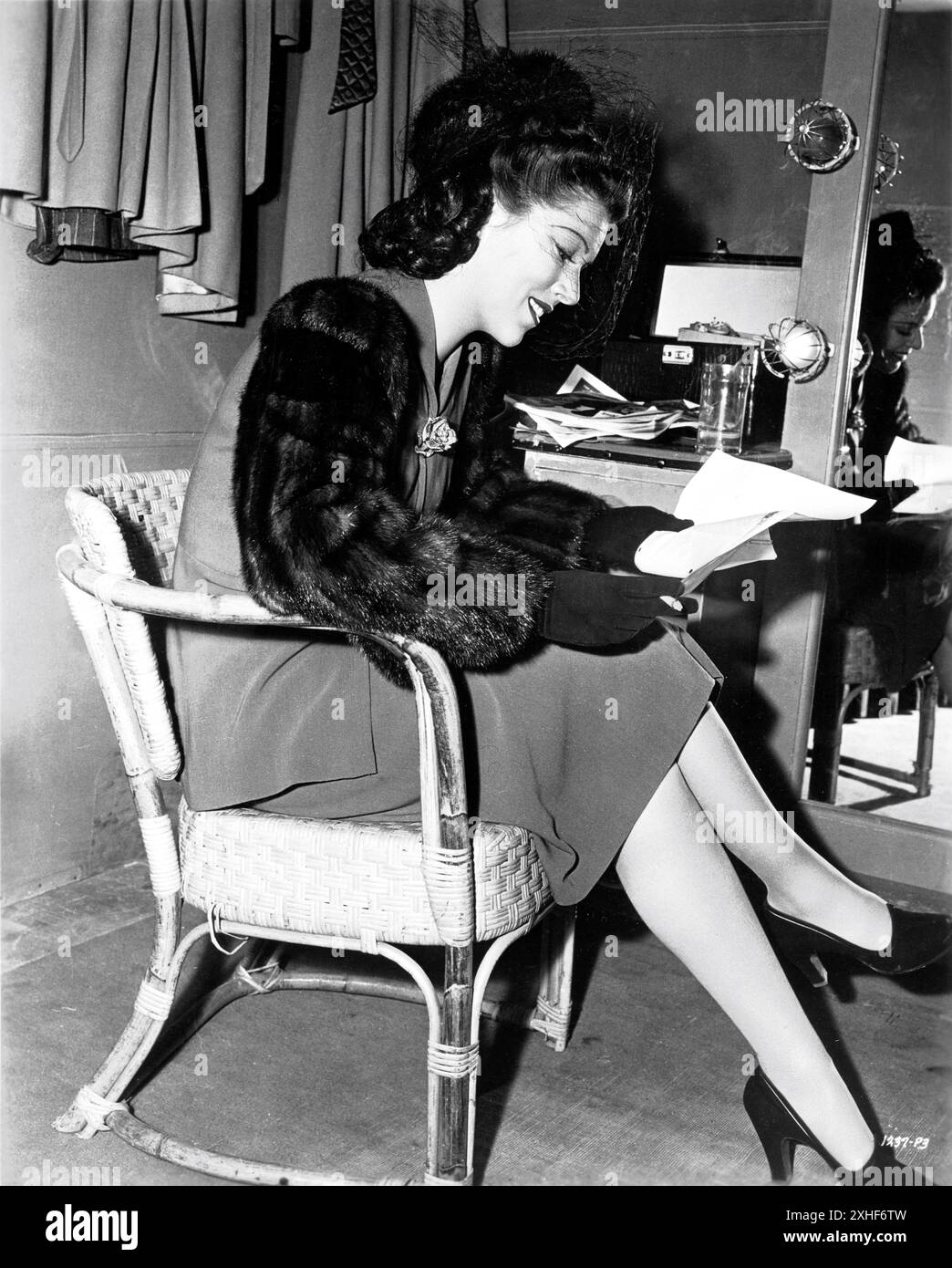 DIANA BARRYMORE dressing room candid reading telegram from her aunt ...