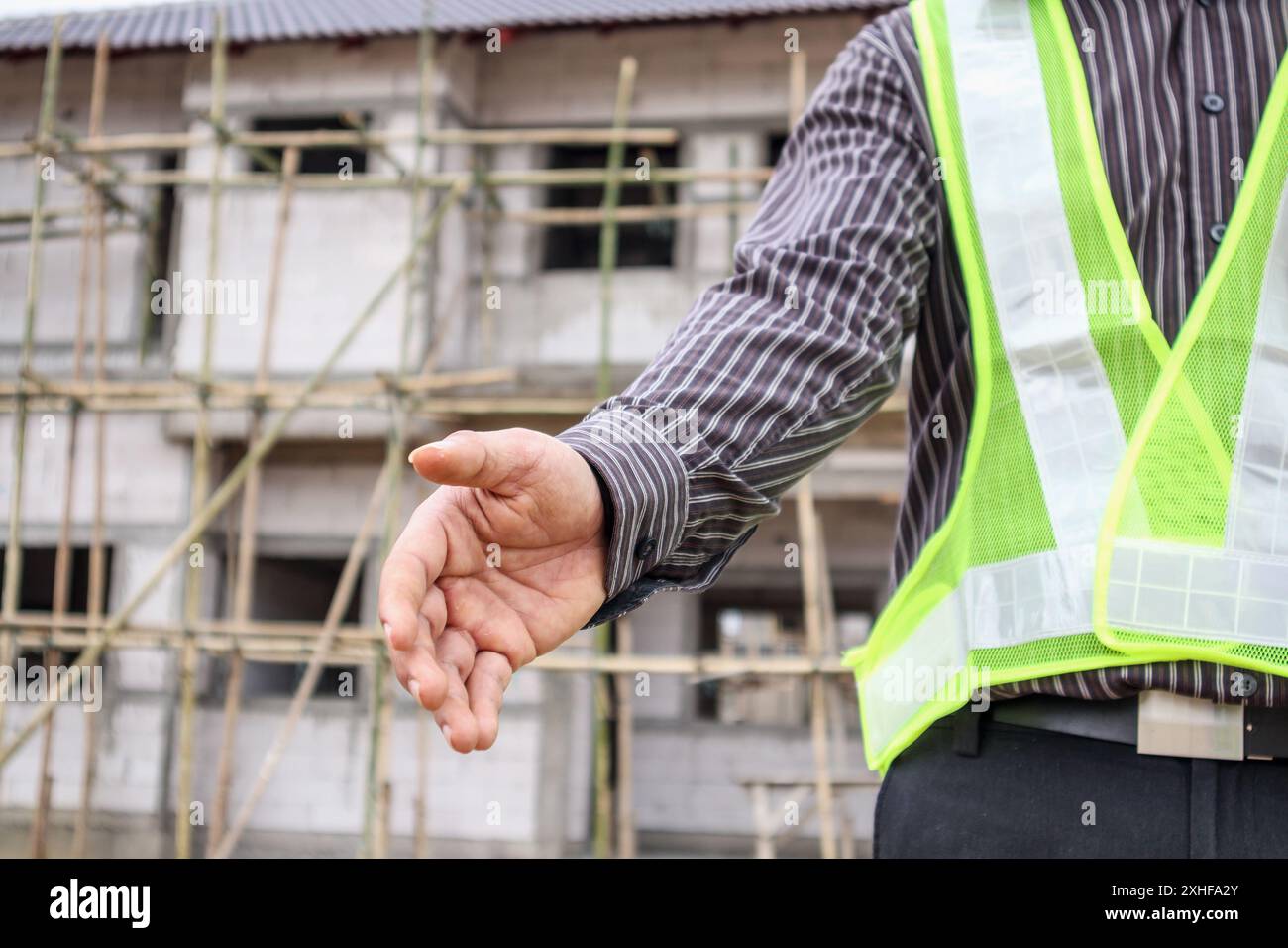 Attractive asian construction worker hi-res stock photography and ...