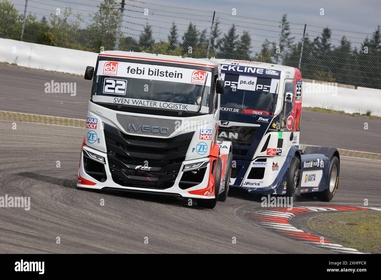 #22 Lukas Hahn (GER), Iveco vor #23 Antonio Albacete (ESP), MAN ADAC ...