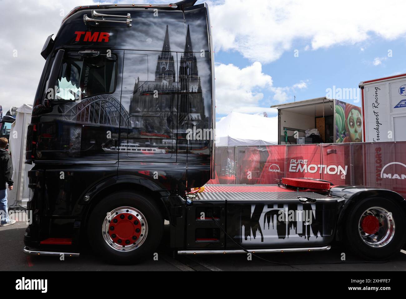 TMG Show Truck mit Lackierung des Koelner Dom ADAC Truck Grand Prix ...