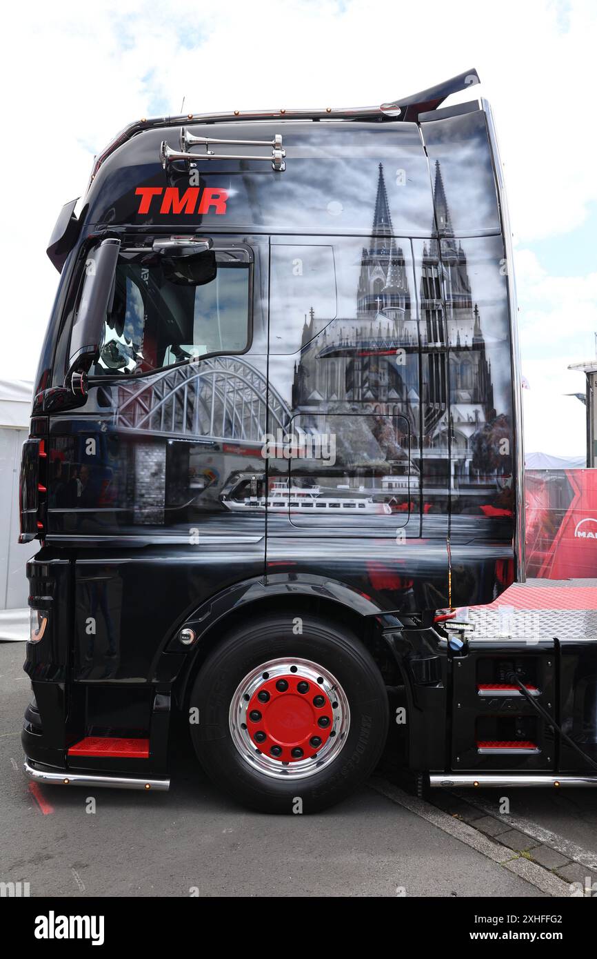 TMG Show Truck mit Lackierung des Koelner Dom ADAC Truck Grand Prix ...