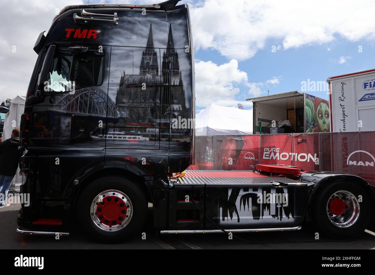 TMG Show Truck mit Lackierung des Koelner Dom ADAC Truck Grand Prix ...