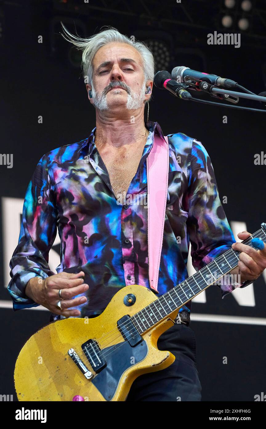 Ruben Block von Triggerfinger live beim Sommerfestival 2024 unter dem ...