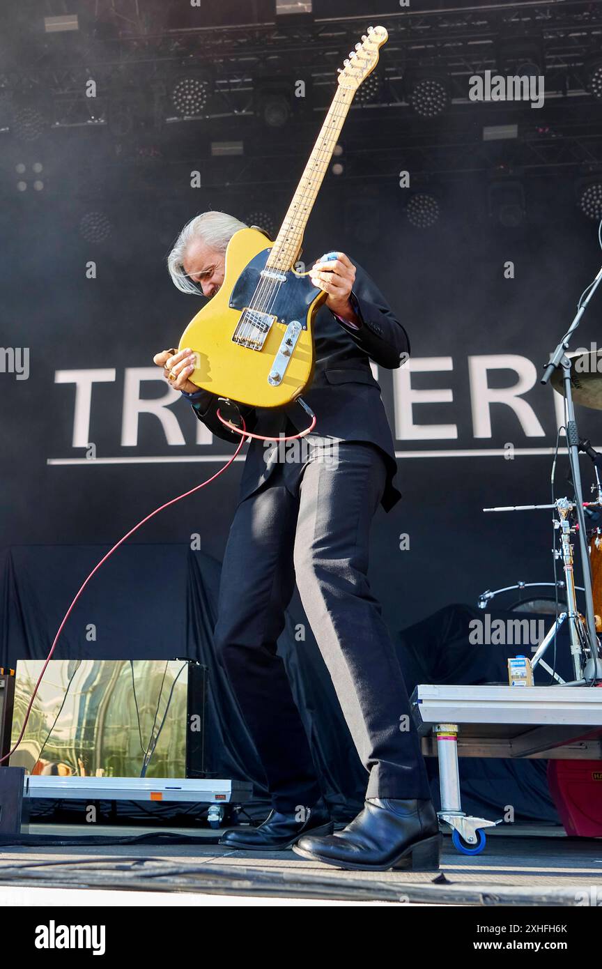 Ruben Block von Triggerfinger live beim Sommerfestival 2024 unter dem ...