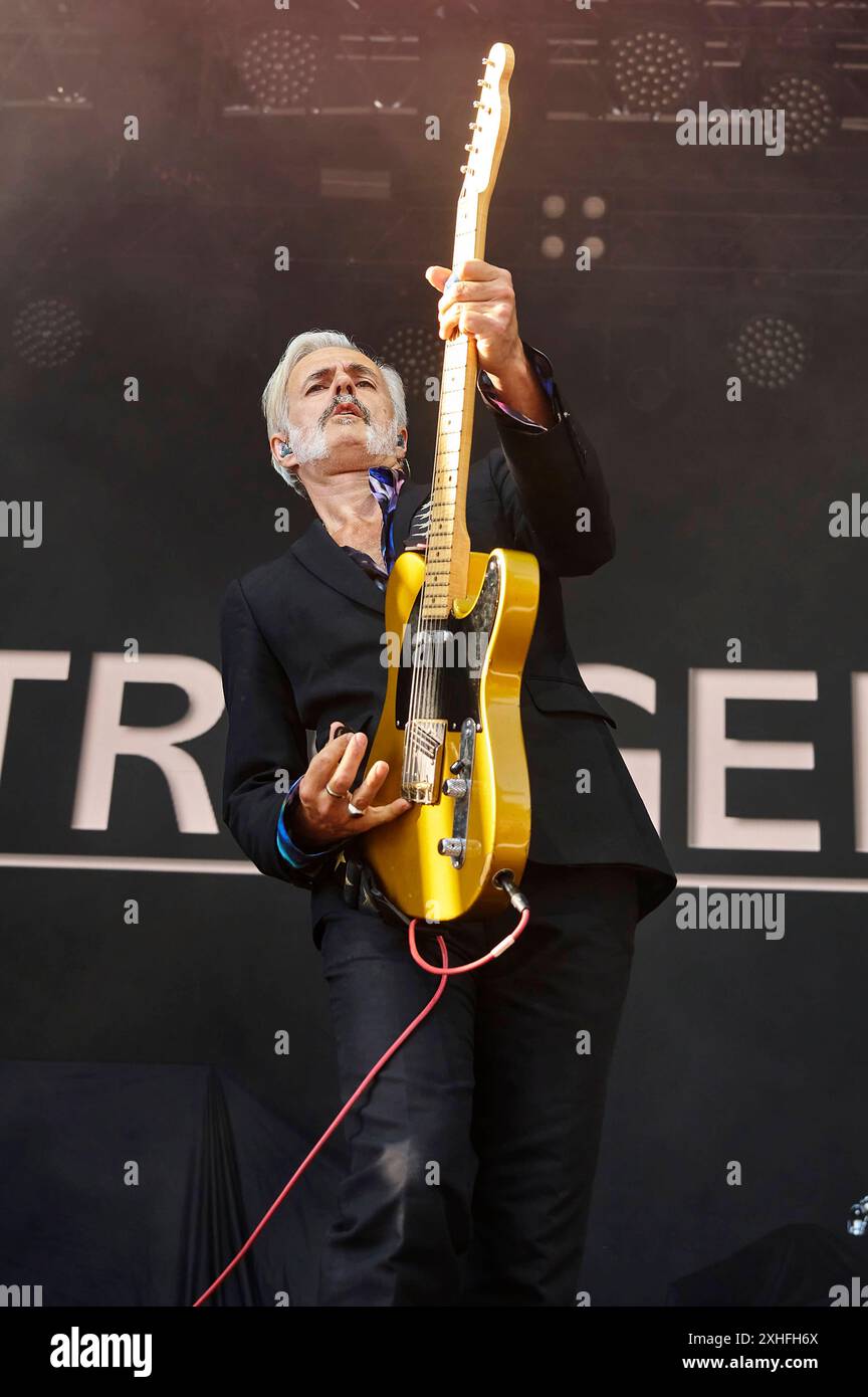 Ruben Block von Triggerfinger live beim Sommerfestival 2024 unter dem ...