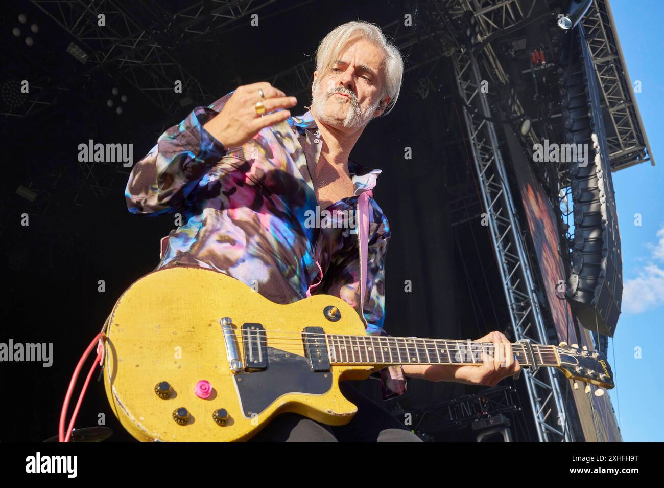 Ruben Block von Triggerfinger live beim Sommerfestival 2024 unter dem ...