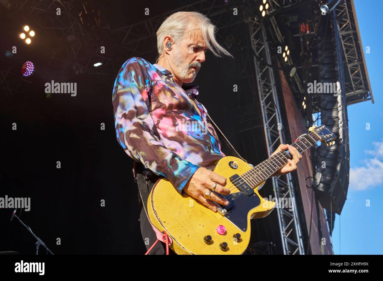 Ruben Block von Triggerfinger live beim Sommerfestival 2024 unter dem ...