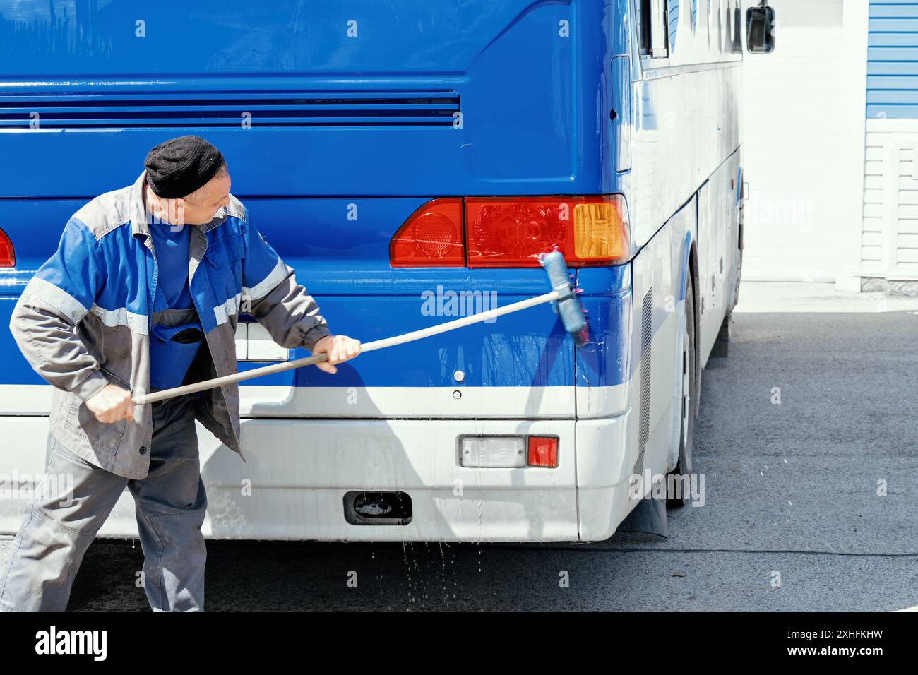 Bus wash clean hi-res stock photography and images - Alamy