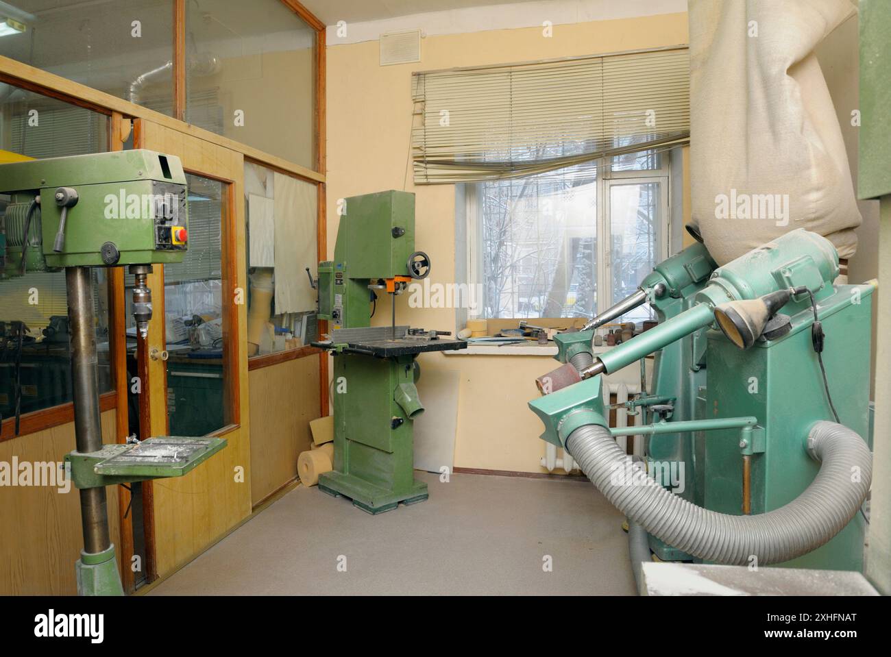 Belt grinding machine, vertical band saw, pillar drill machine set for ...