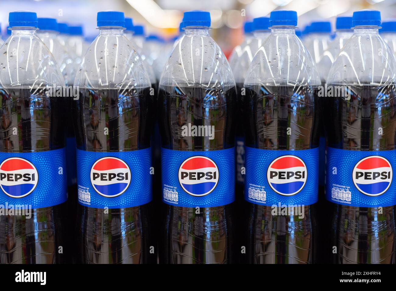 Pepsi bottles 2024 hi-res stock photography and images - Alamy
