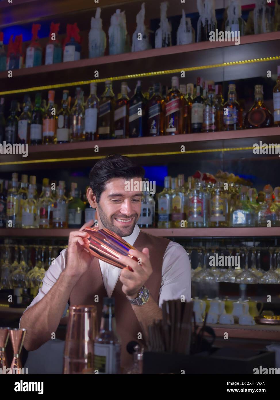 Bartender pouring cocktail bar customer hi-res stock photography and images - Alamy