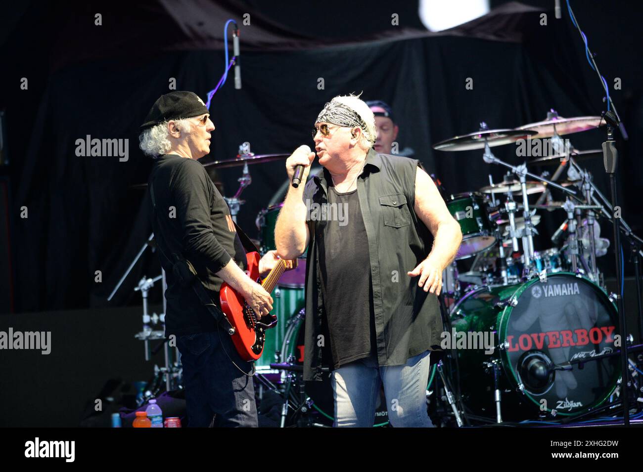 Paul dean and Mike Reno perform with Loverboy in West Palm Beach ...