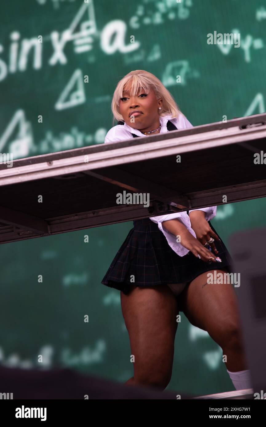 Uncle waffles hi-res stock photography and images - Alamy