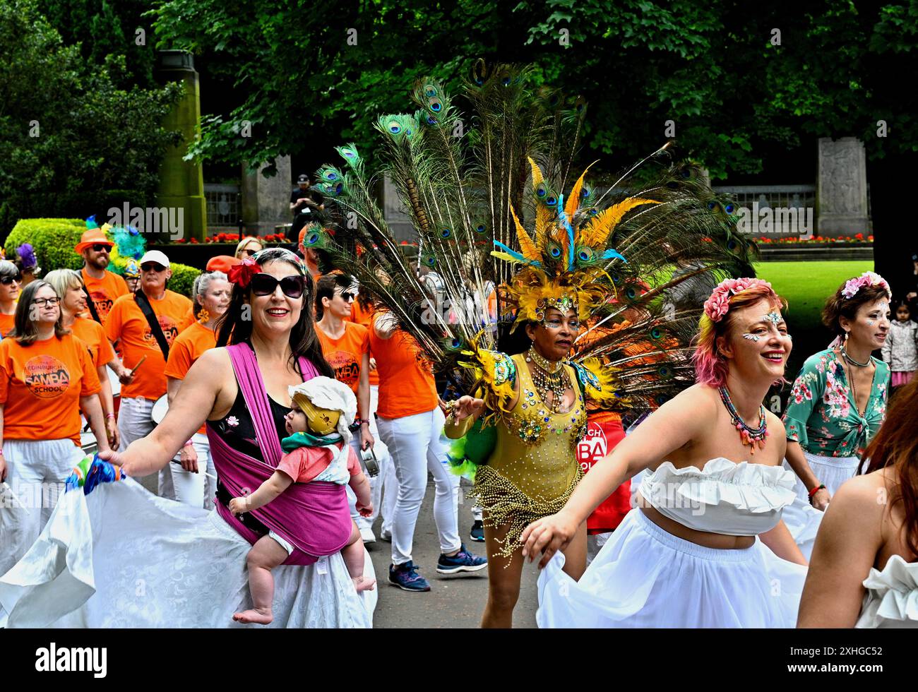 Edinburgh festival carnival 2024 hi-res stock photography and images ...