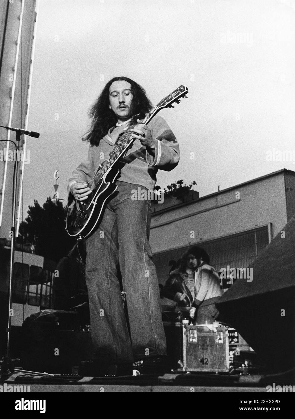 MICK BOX musician in Uriah Hepp 1976 Stock Photo - Alamy