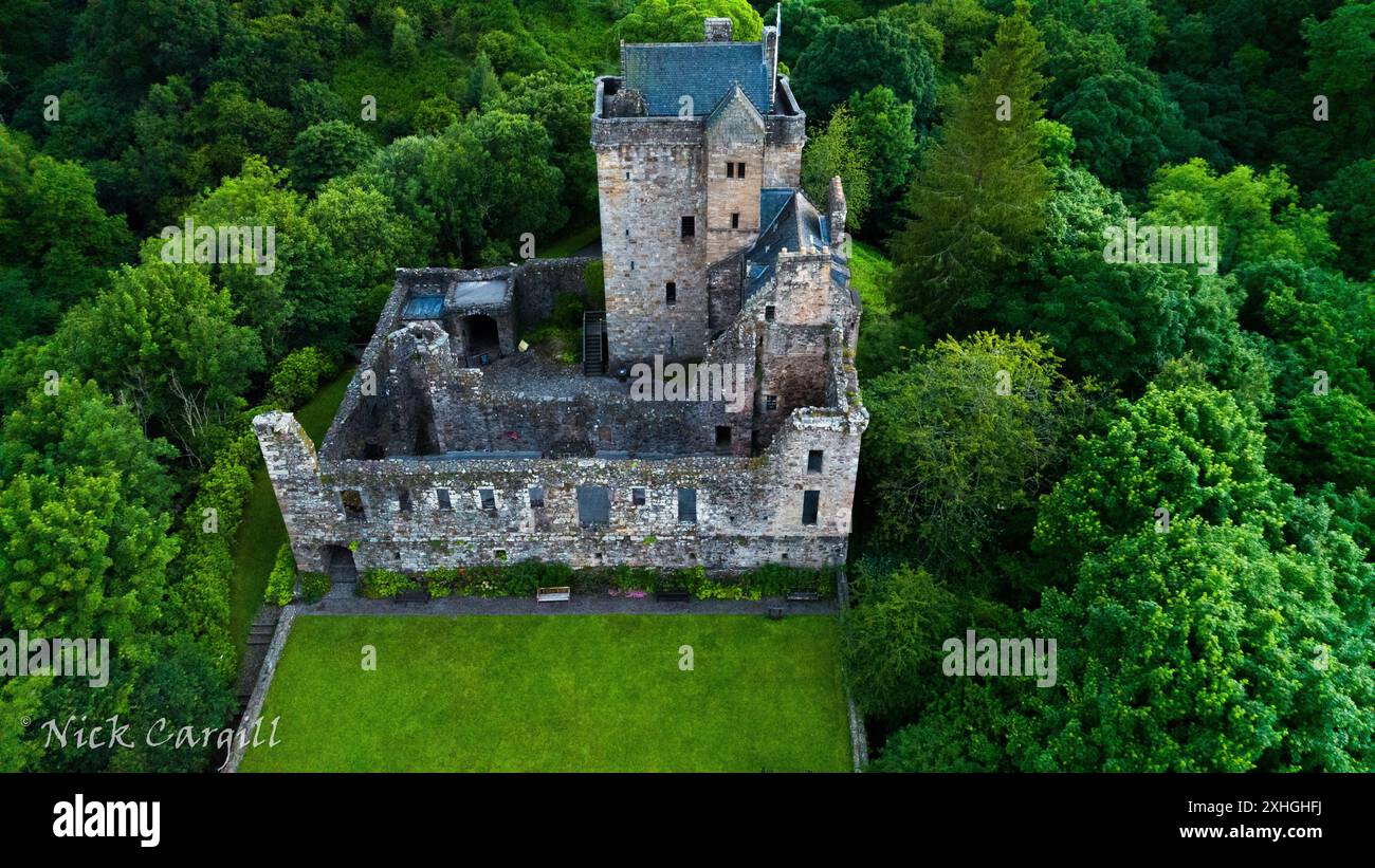 Castle campbell hi-res stock photography and images - Alamy