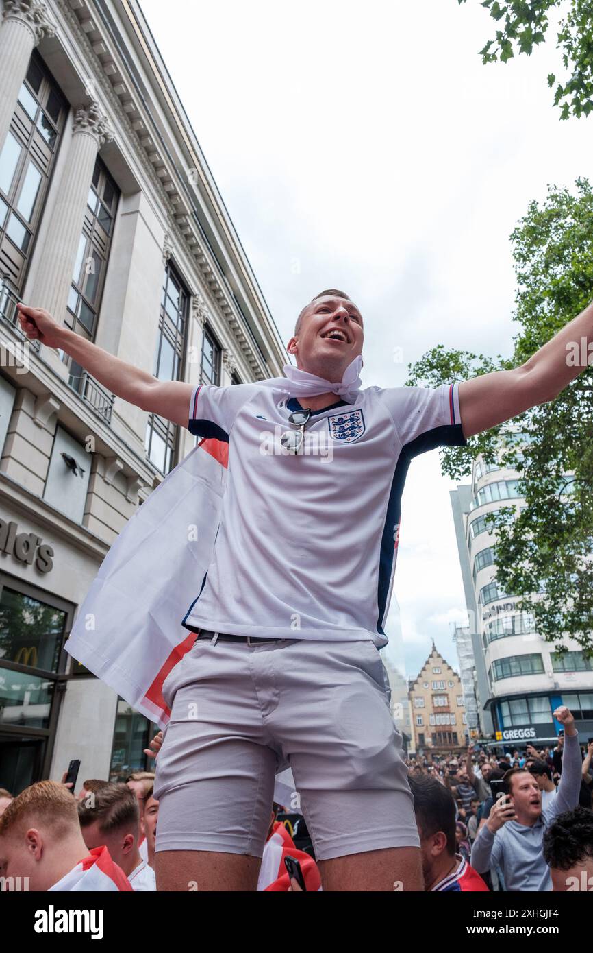 England Fans start their joyous celebrations early in central London ...