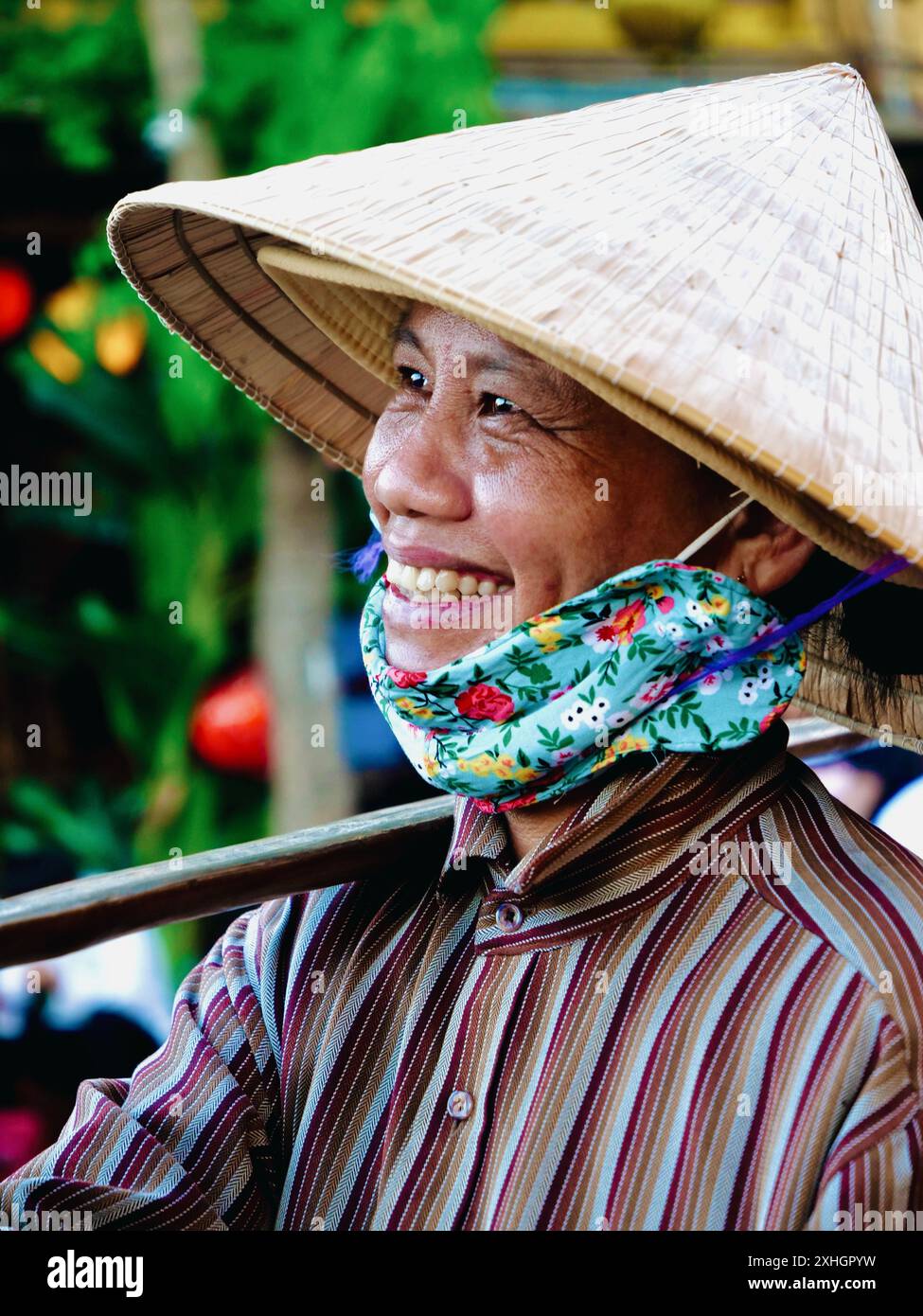 Vietnamese face hi-res stock photography and images - Alamy