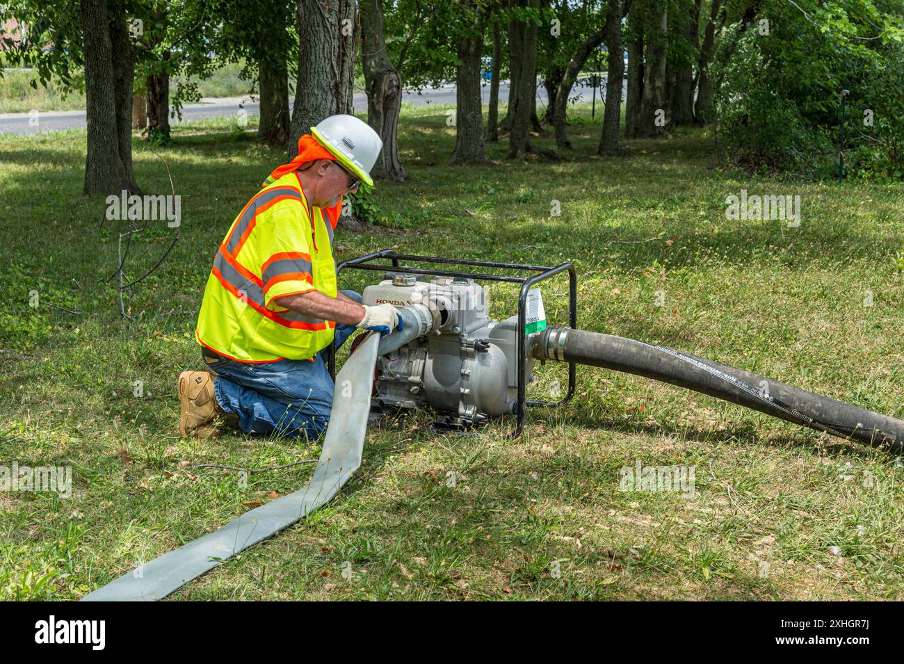 Water containment pond hi-res stock photography and images - Alamy