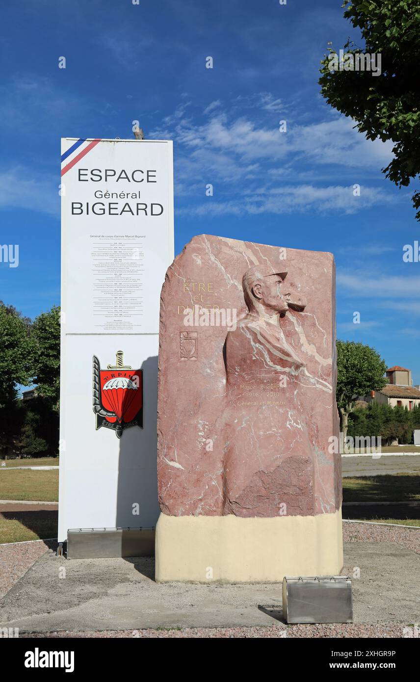 General Bigeard monument in Carcassonne Stock Photo - Alamy