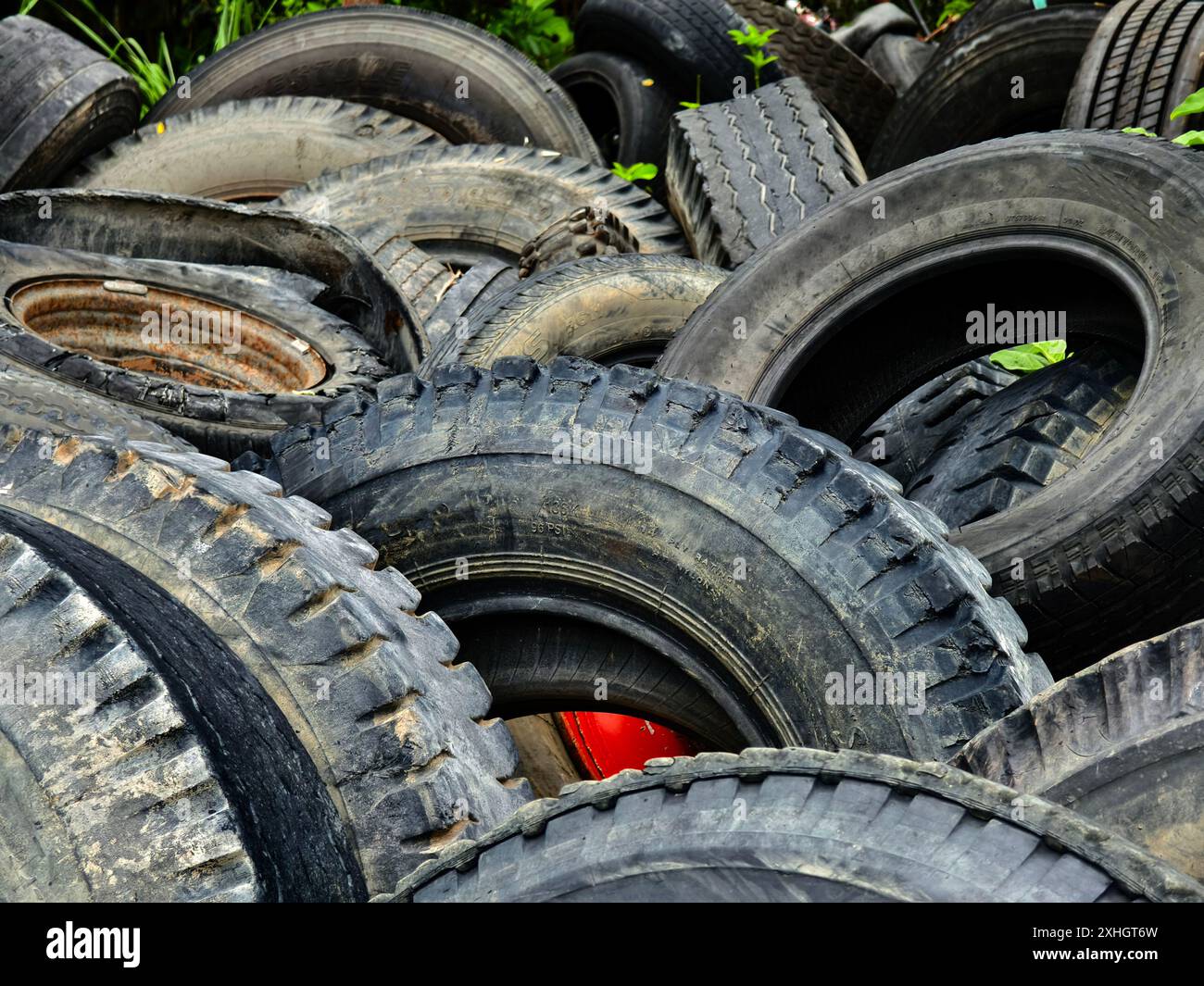 Stacking tires hi-res stock photography and images - Alamy