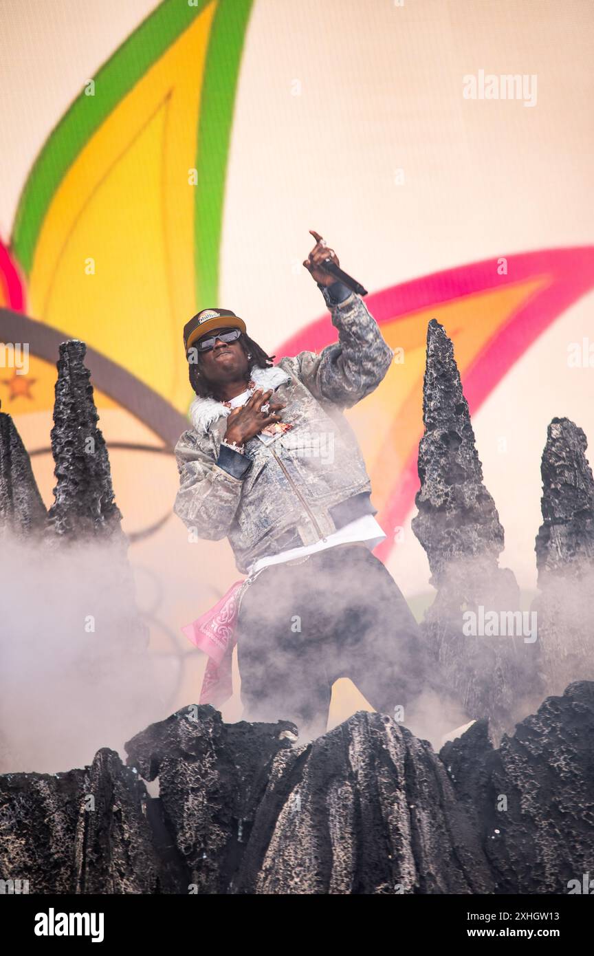 Rapper rema hi-res stock photography and images - Alamy