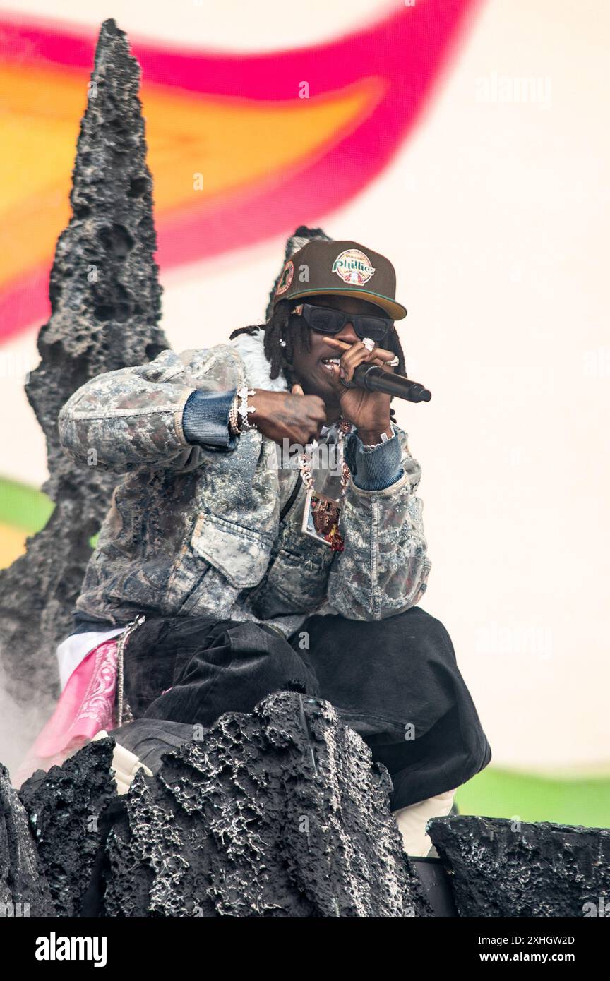 Rapper rema hi-res stock photography and images - Alamy