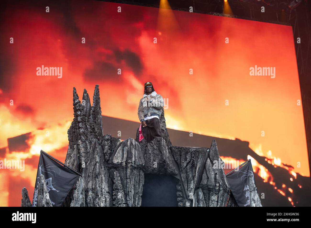 Rapper rema hi-res stock photography and images - Alamy