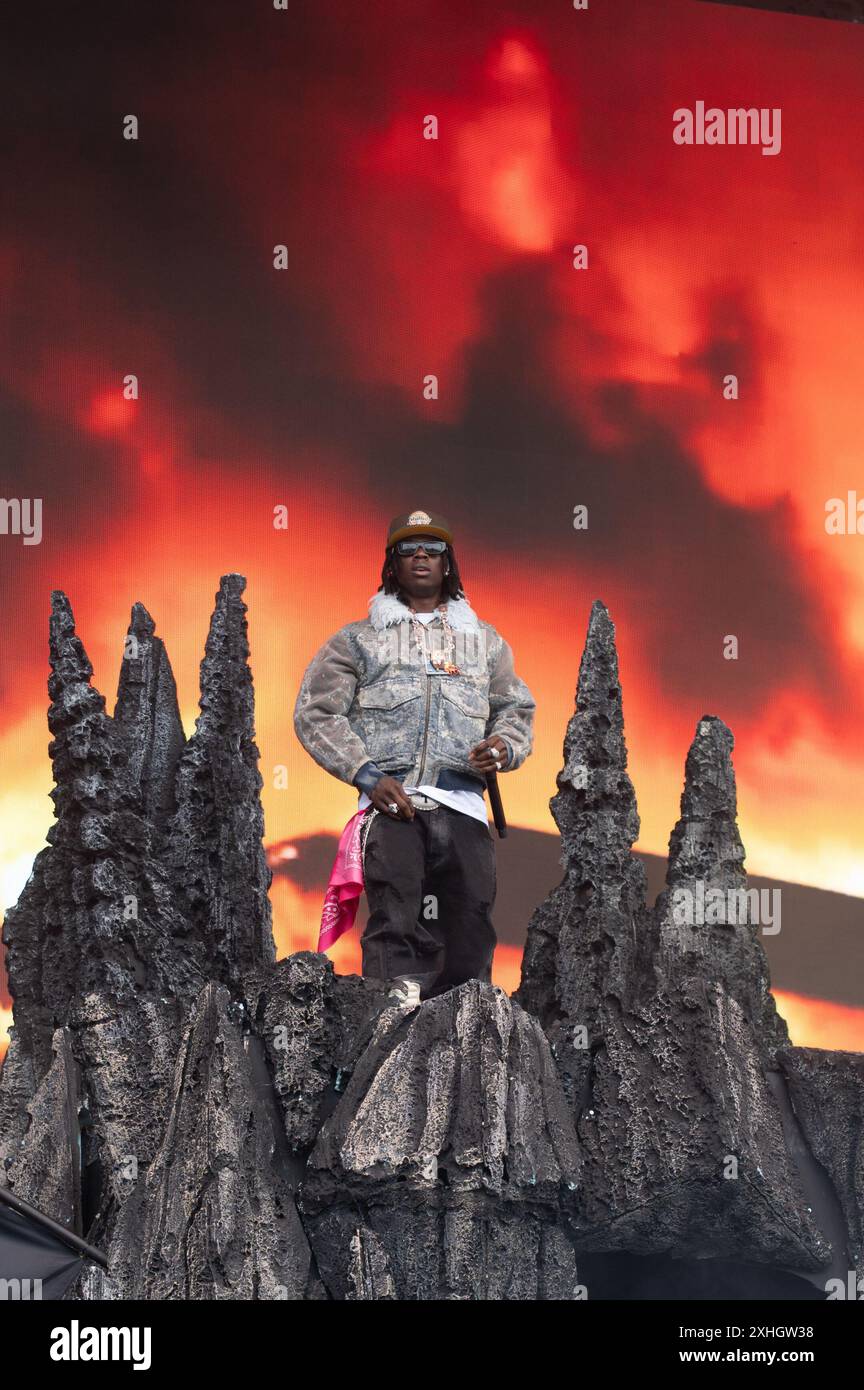 Rapper rema hi-res stock photography and images - Alamy