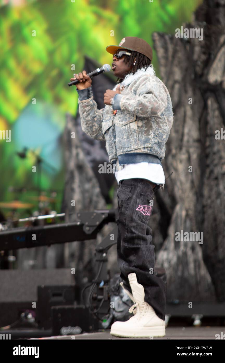 Rapper rema hi-res stock photography and images - Alamy