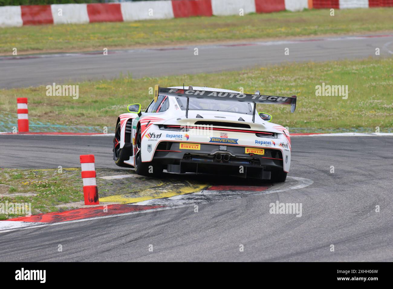 Alexander Fach (CHE) / Alexander Schwarzer (CHE), #4, Porsche 911 GT3-R ...
