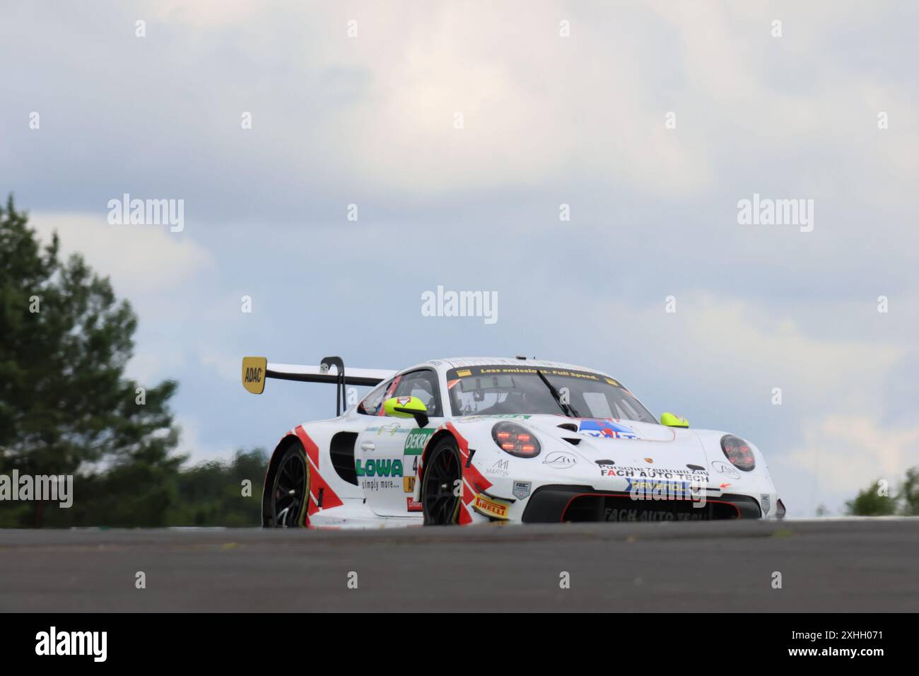Alexander Fach (CHE) / Alexander Schwarzer (CHE), #4, Porsche 911 GT3-R ...