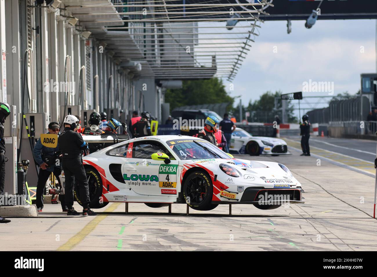 Alexander Fach (CHE) / Alexander Schwarzer (CHE), #4, Porsche 911 GT3-R ...