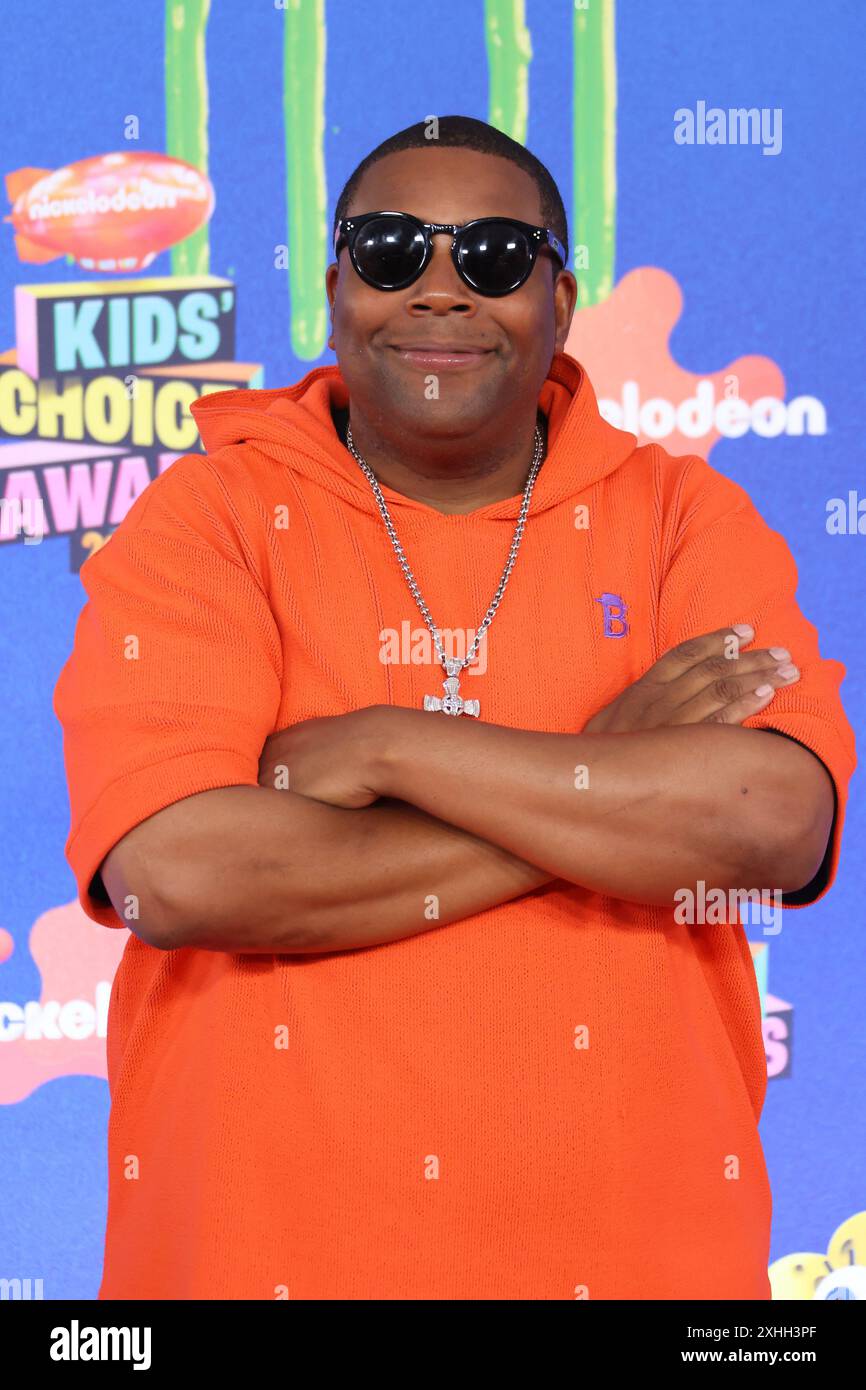 Kenan Thompson attends Nickelodeon Kids' Choice Awards 2024 at Barker ...