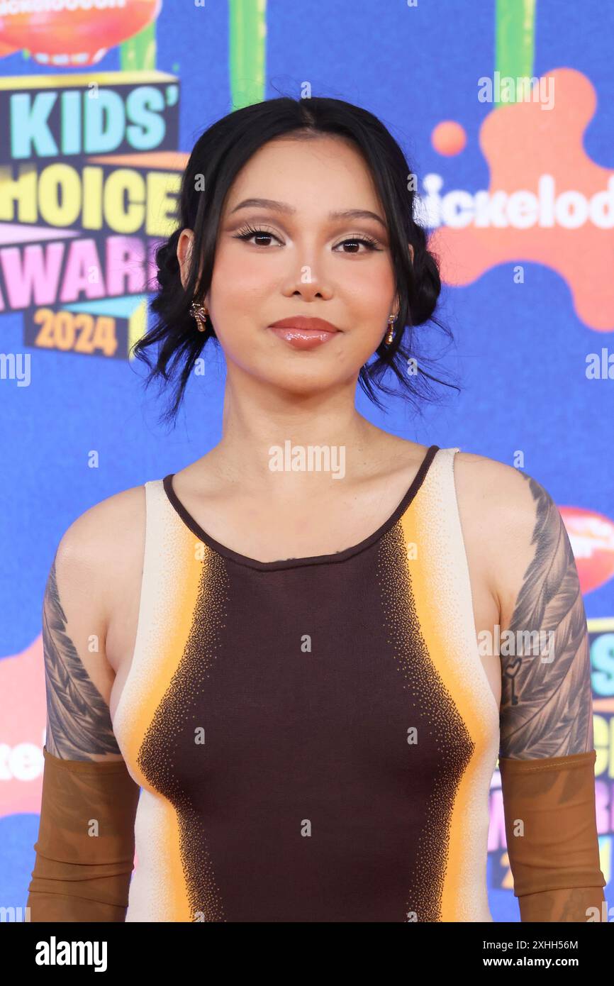 Bella Poarch attends Nickelodeon Kids' Choice Awards 2024 at Barker ...