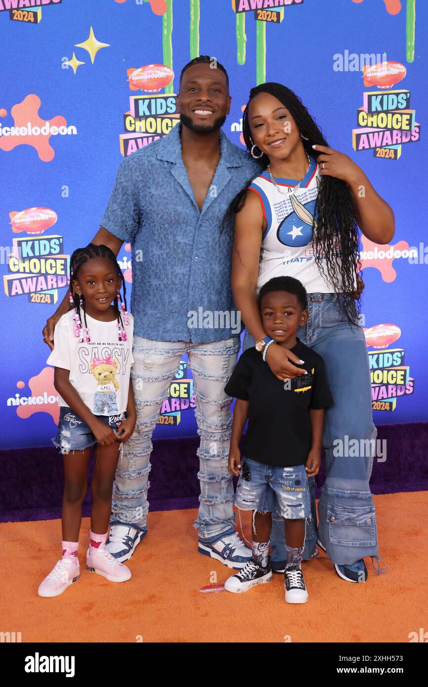 Kel Mitchell and Family attend Nickelodeon Kids' Choice Awards 2024 at ...