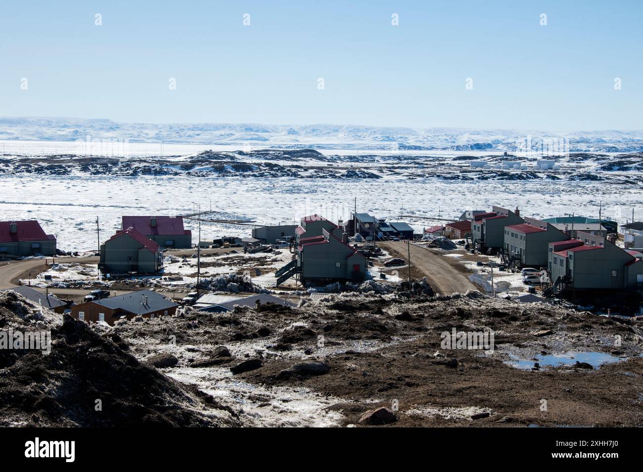 Iqaluit houses hi-res stock photography and images - Alamy