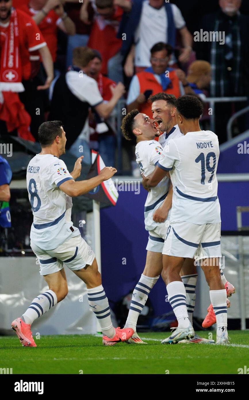 Xherdan shaqiri switzerland goal hi-res stock photography and images ...