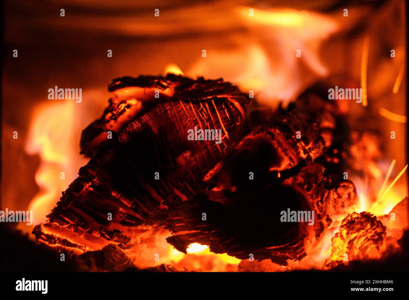 Ember detail hi-res stock photography and images - Alamy