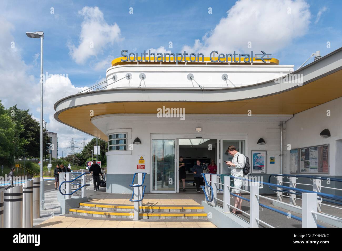 Southampton Central railway station, train station in Southampton city ...