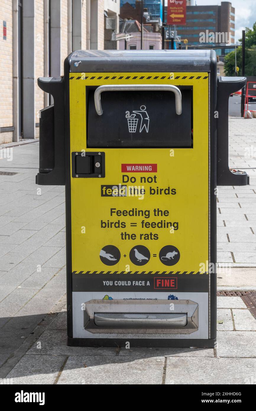 Do not feed the birds, feeding the birds equals feeding the rats, sign ...