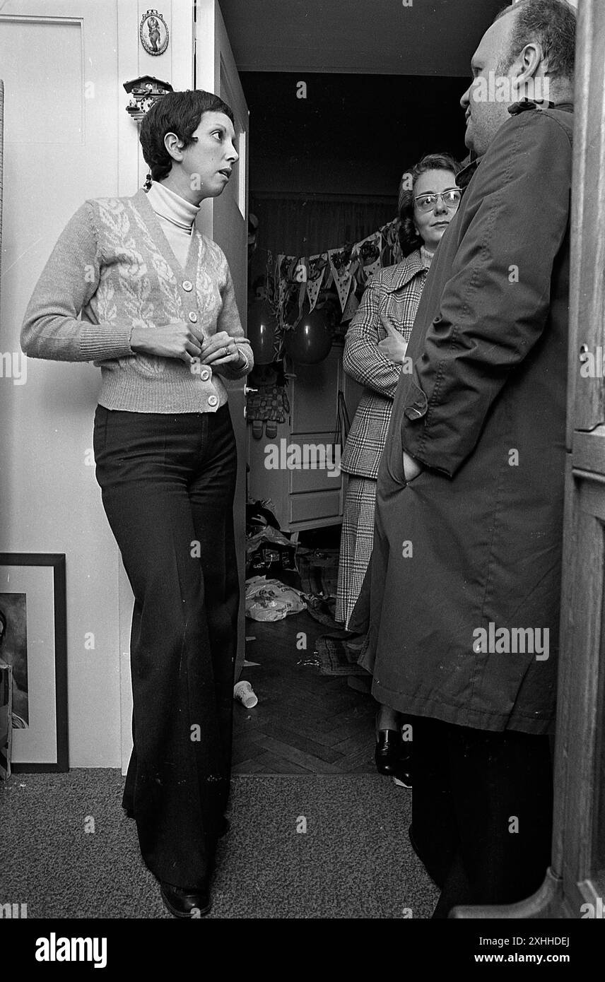 Argentine singer and actress Sisana Rinaldi gives a party at home ...